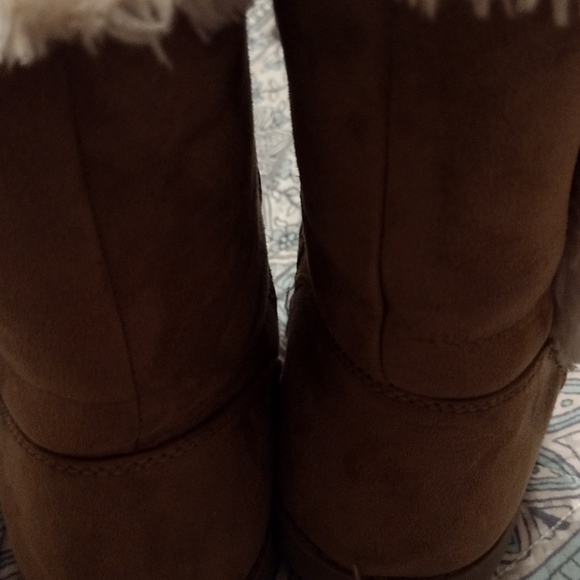 Cat & Jack | Shoes | Cat Jack Uggs Look Like Boots Size 5 | Poshmark